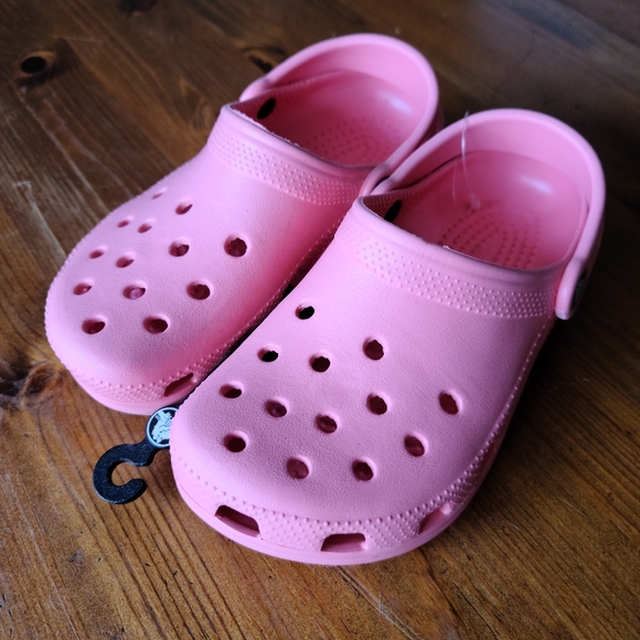 CROCS | Shoes | Nwt Crocs Pink Youth Classic Clogs | Poshmark
